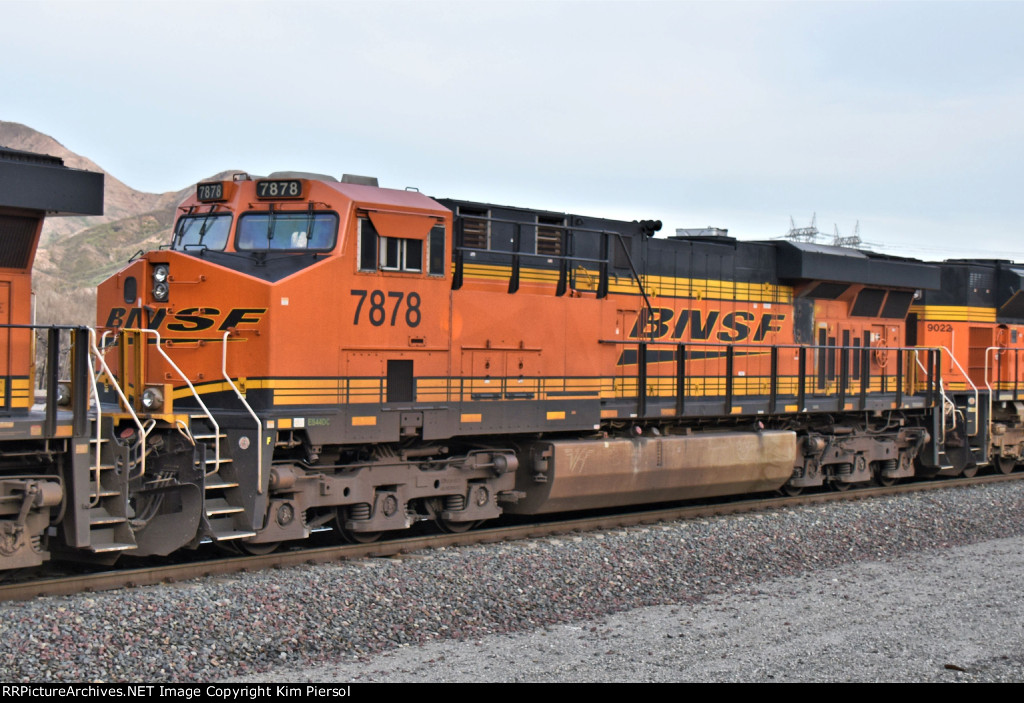 BNSF 7878